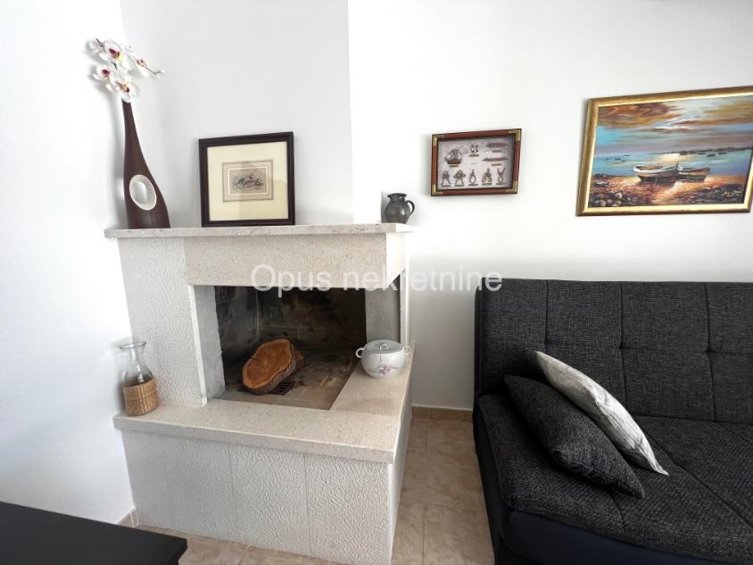 RADALJ, KLEK- kuća sa 3 namještena apartmana,prvi red do mora PRODANO ...