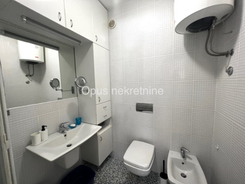 RADALJ, KLEK- kuća sa 3 namještena apartmana,prvi red do mora PRODANO ...