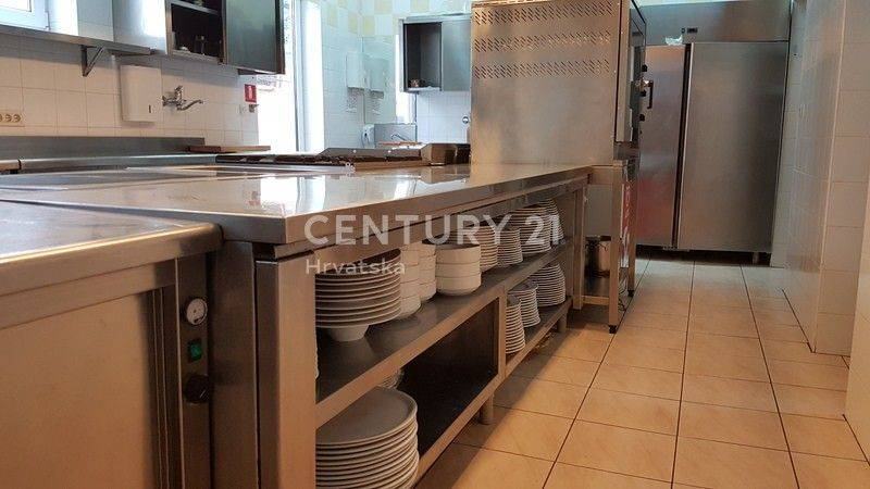 POREČ, POSLOVNI PROSTOR, RESTORAN KRAJ MORA (prodaja)