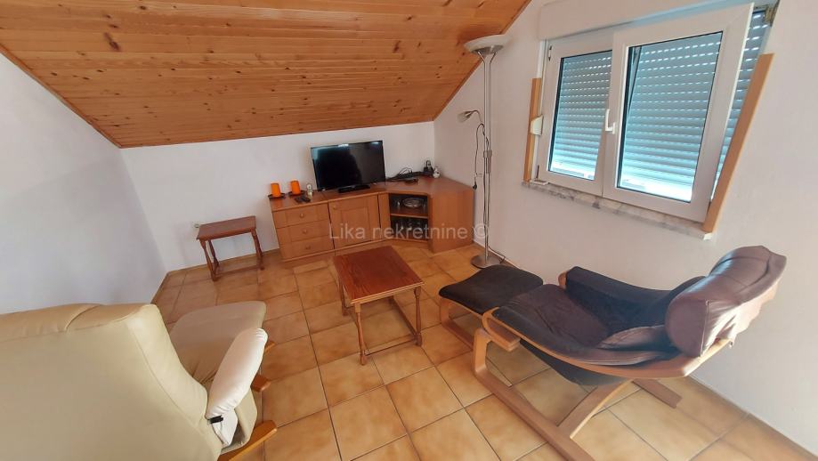 RIBARICA ( Karlobag ) - dvosobni apartman, 100 m od mora