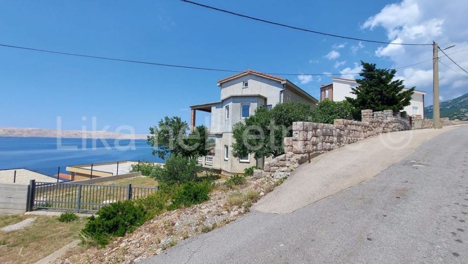 RIBARICA ( Karlobag ) - etaža kuće s mansadrom, terasa, parking (prodaja)