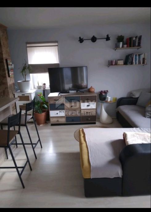 RIJEKA, BAKAR - Kuća sa 2 stana (prodaja)