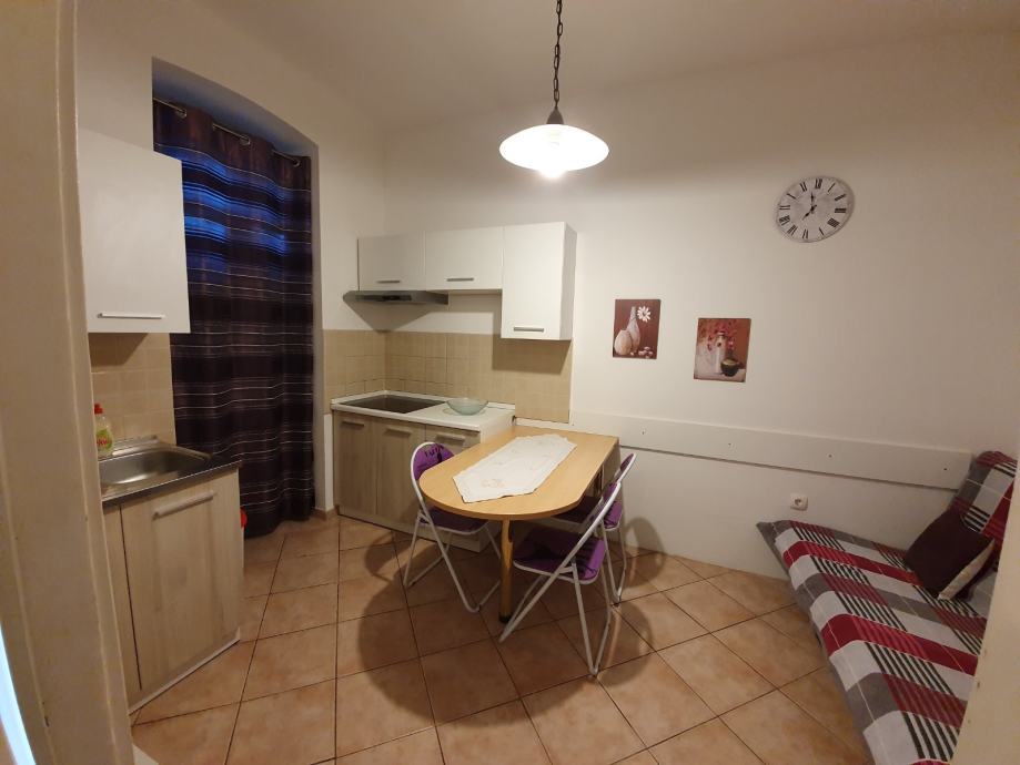 Rijeka, Centar (Pomerio) - stan za najam 41 m2 (iznajmljivanje)