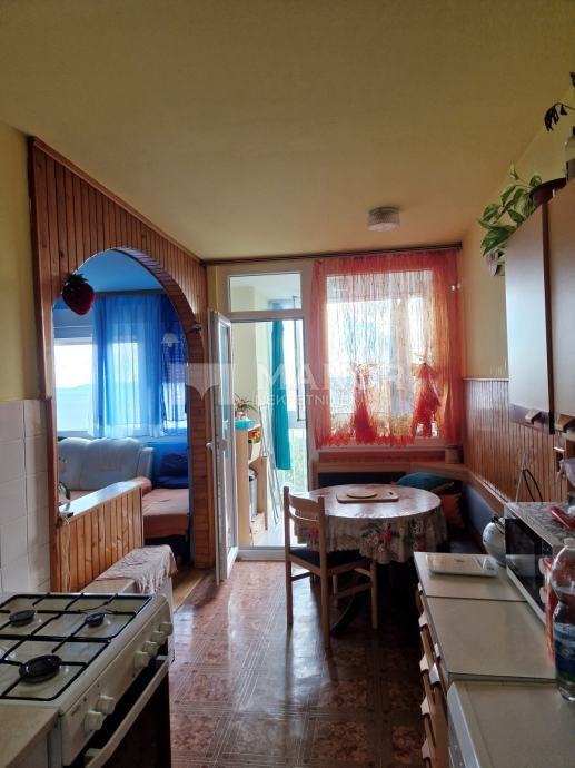 RIJEKA, DONJI ZAMET - 3S+DB stan, pogled na more, nova fasada i stolar ...