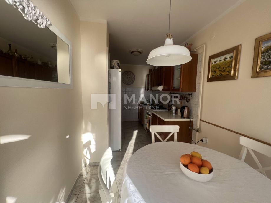 RIJEKA, DONJI ZAMET - Samo kod nas! 3S KL stan, jug, lift, pogled na m ...