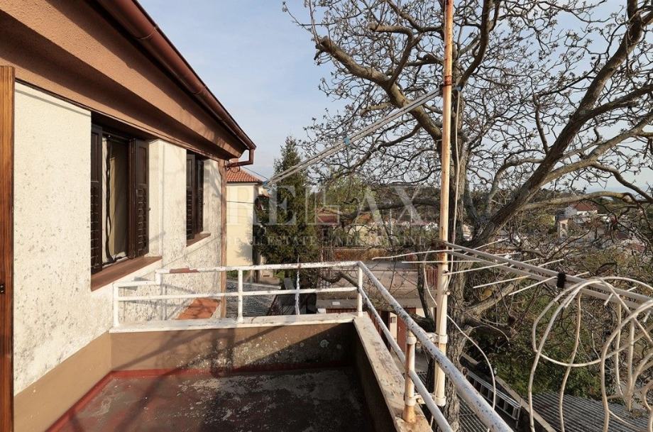 Rijeka, Grobnik- prostrana kuća sa radionom i garažom (prodaja)