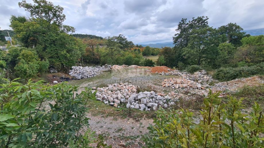 RIJEKA, GROBNIK, SOBOLI - građevinsko zemljište 2500 m2 za obiteljsku