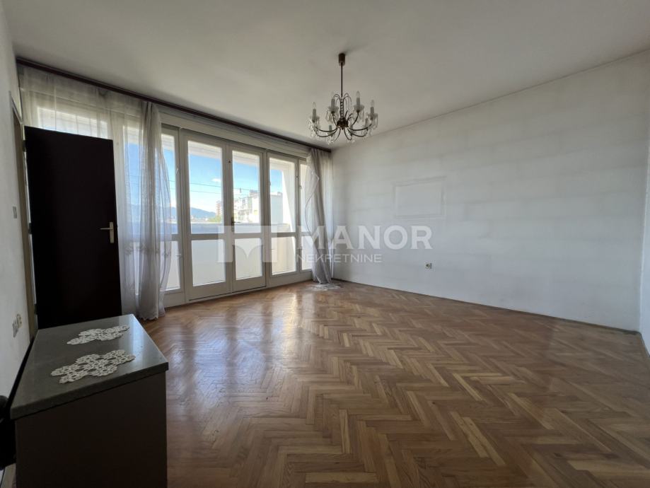 RIJEKA, KANTRIDA - Samo kod nas! 3S KL stan, zgrada s liftom i novom f ...