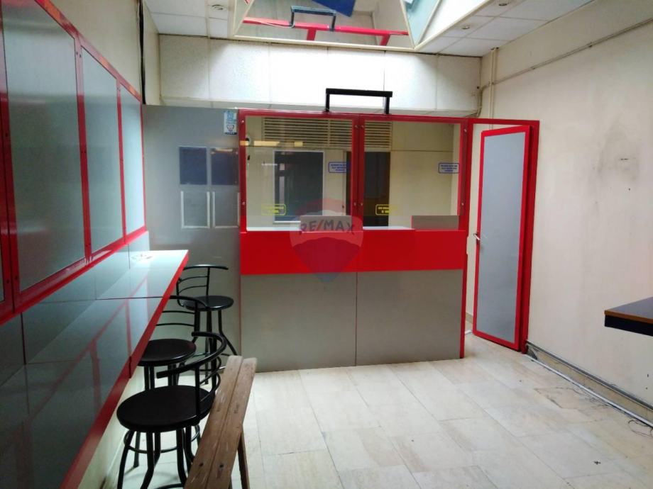 RIJEKA - POSLOVNI PROSTOR 25m ZA NAJAM (iznajmljivanje)