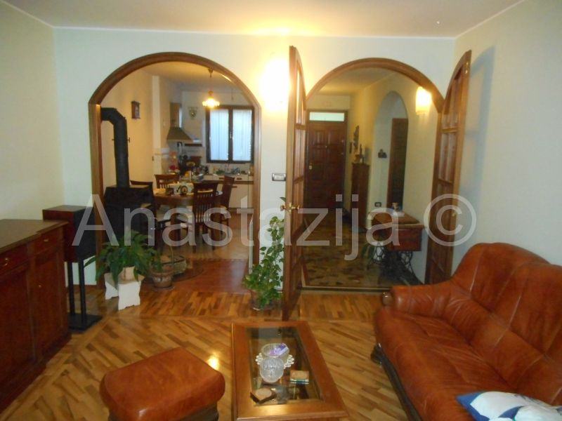 Rijeka, Trsat, 3S+DB - etaža kuće s garažom i okućnicom (prodaja)