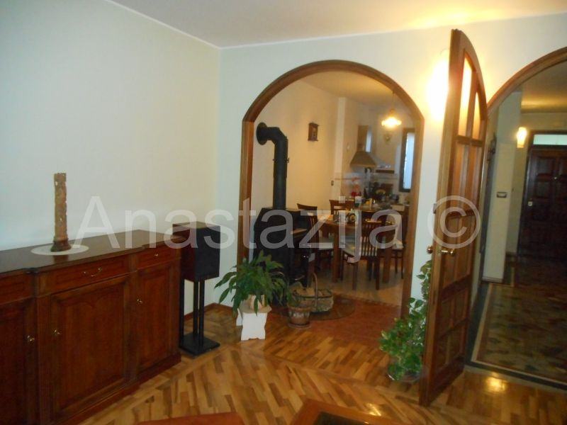 Rijeka, Trsat, 3S+DB - etaža kuće s garažom i okućnicom (prodaja)