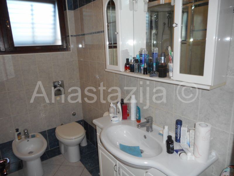 Rijeka, Trsat, 3S+DB - etaža kuće s garažom i okućnicom (prodaja)