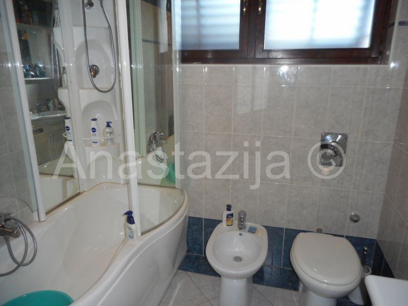 Rijeka, Trsat, 3S+DB - etaža kuće s garažom i okućnicom (prodaja)