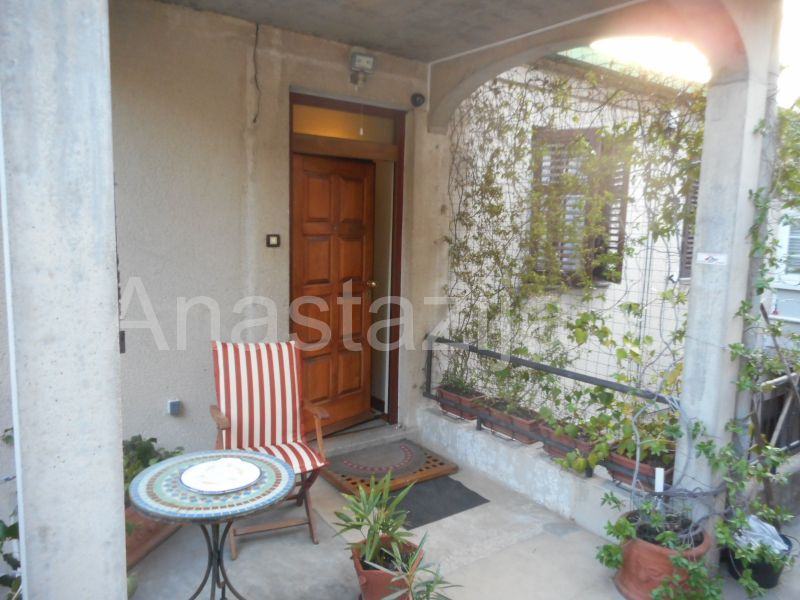 Rijeka, Trsat, 3S+DB - etaža kuće s garažom i okućnicom (prodaja)