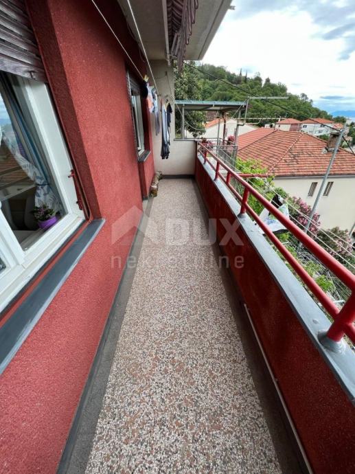 RIJEKA, TRSAT (BULEVARD)- 2 stana, pola kuće, parking, vrt!!! (prodaja)