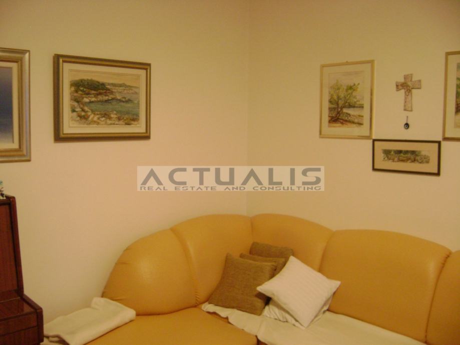 Rijeka-Trsat, etaža kuće, 105 m2, garaža i 100 m2 okućnice (prodaja)