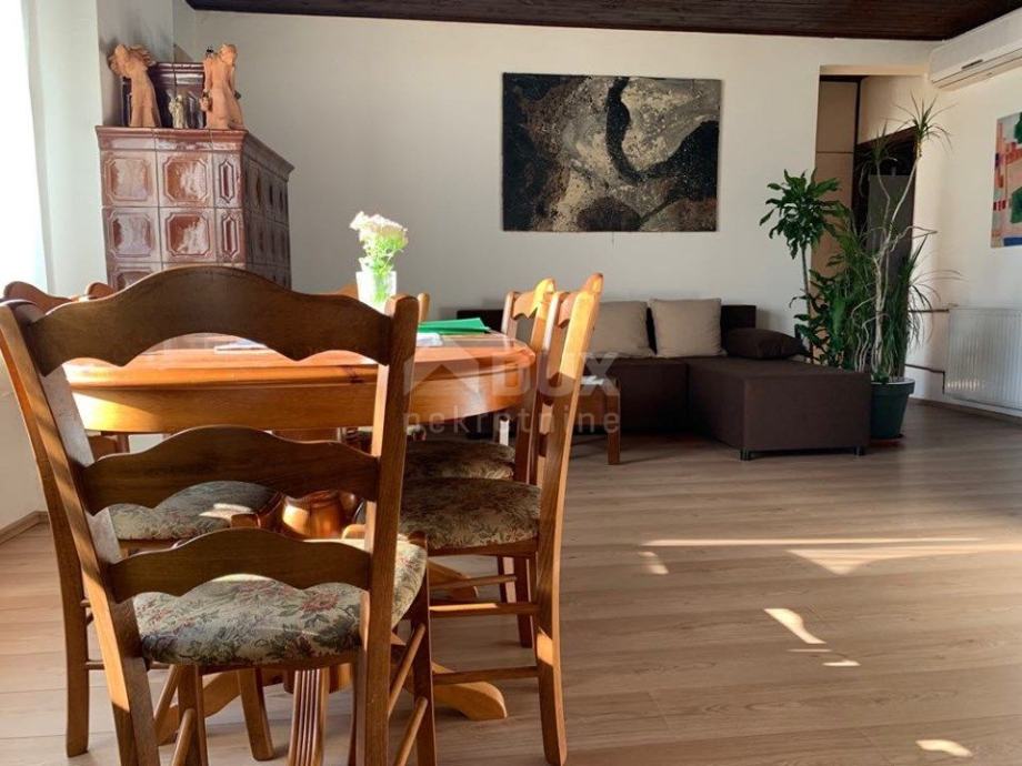 RIJEKA, TRSAT - etaža kuće, 90,62 m2, 3S+DB, GARAŽA, PREDIVAN PANORAMS ...