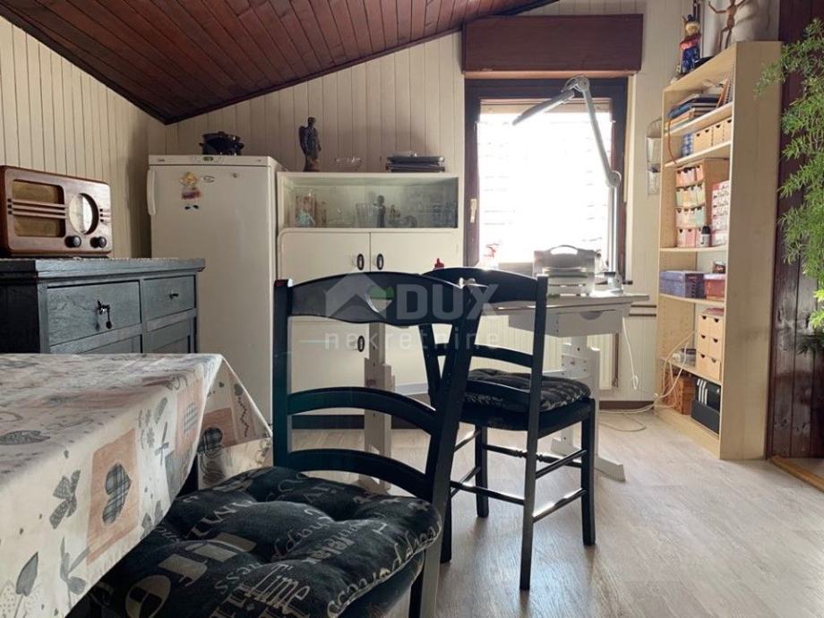 RIJEKA, TRSAT - etaža kuće, 90,62 m2, 3S+DB, GARAŽA, PREDIVAN PANORAMS ...