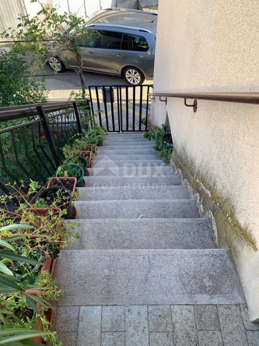 RIJEKA, TRSAT - etaža kuće, 90,62 m2, 3S+DB, GARAŽA, PREDIVAN PANORAMS ...