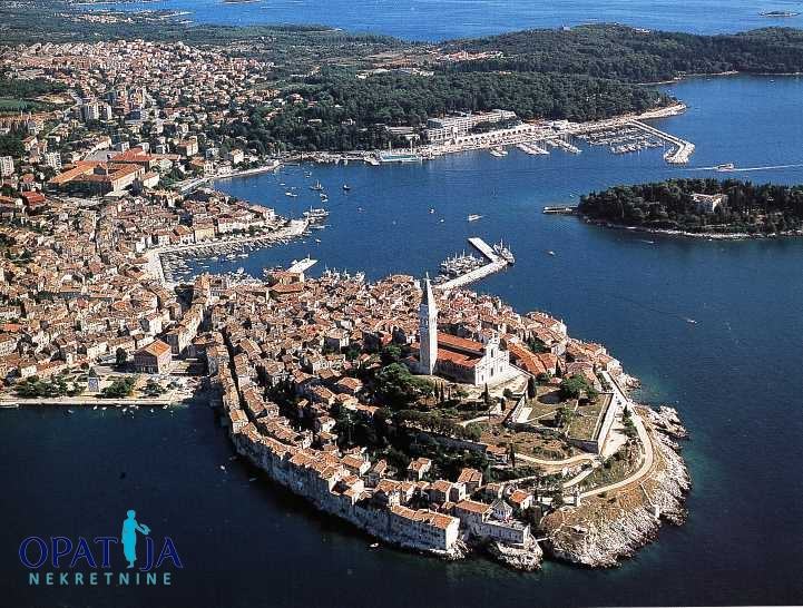 Rovinj, stari grad - stan ili PP - prizemlje (prodaja)