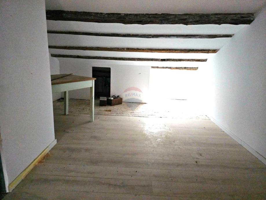Istra,Rovinj-stan za renovaciju,centar,stari grad -20m2-Garibaldi (prodaja)
