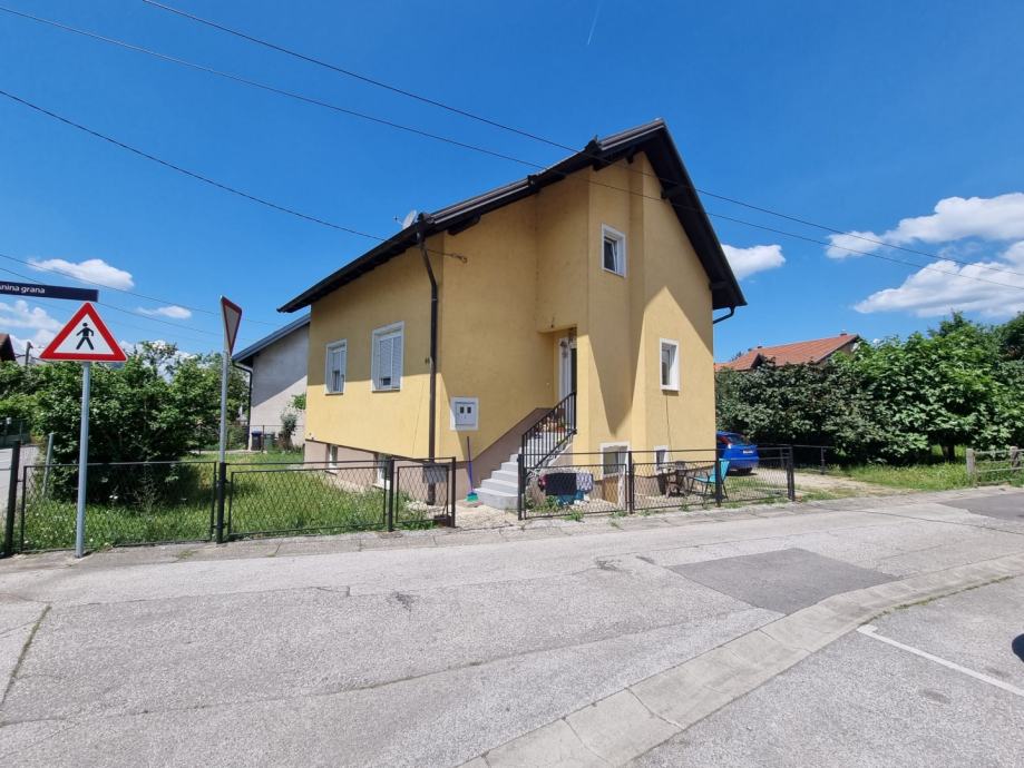 RUDEŠ - kuća 246 m2 i zemljište 455 m2 - 3 ODVOJENA STANA (prodaja)