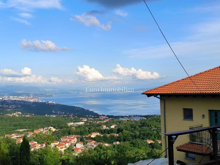 Rukavac, stan sa terasom (prodaja)