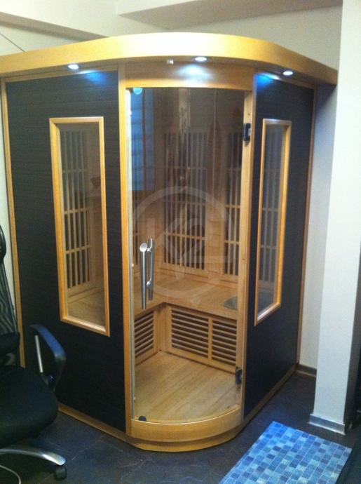 Samobor, centar, luksuzna vila neto 458 m2, lift, bazen!! (prodaja)