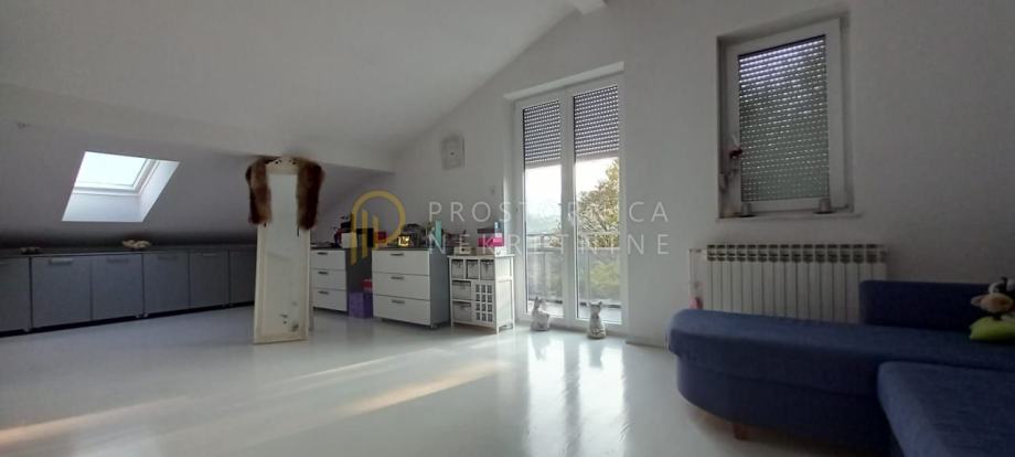 SAMOBOR, Mala Rakovica, moderna kuća, dva stana 550 m2, vrt, parking ...