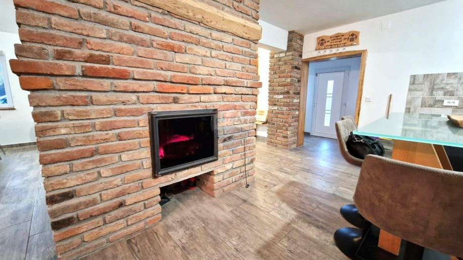 SAMOBOR okolica, Petkov Breg, kuća 240m2 (4SB+DB) +poslovni prostor ...