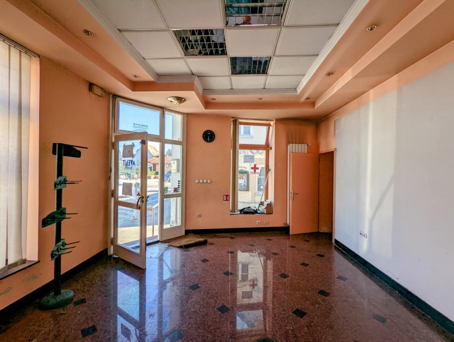 SAMOBOR, Perkovčeva ulica, centar, 56m2 + 30m2 (podrum) (iznajmljivanje)