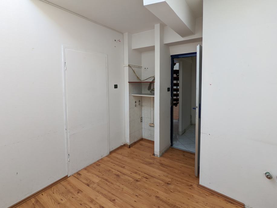 SAMOBOR, poslovni prostor, Perkovčeva ulica, 60 m2 (iznajmljivanje)