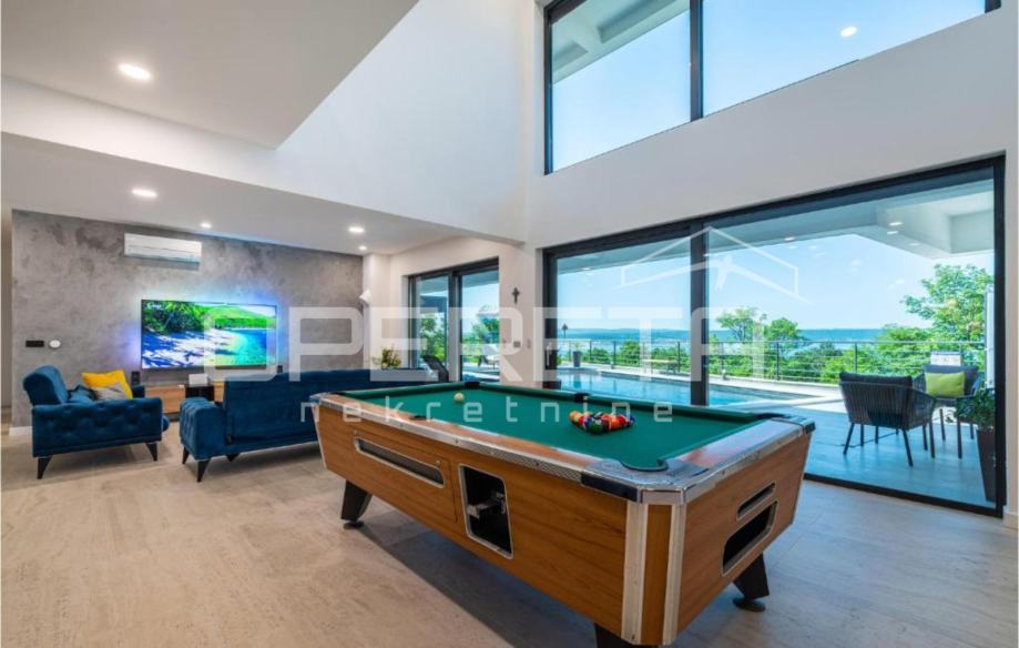 Samostojeća moderna kuća s pogledom na more, Maslenica (prodaja)