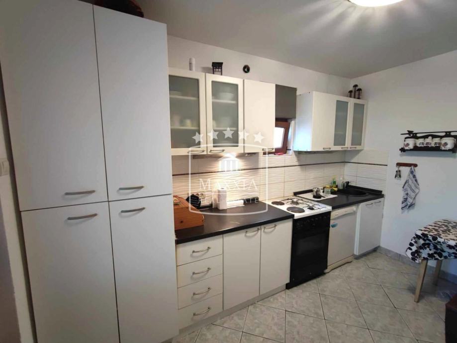 Seline - prostrana kuća cca 100m od plaže pogled! 249000€ (prodaja)