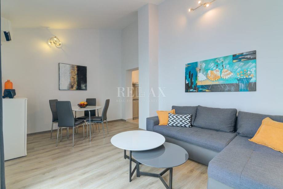 SENJ - Moderan stan 2.red od mora i plaže (prodaja)