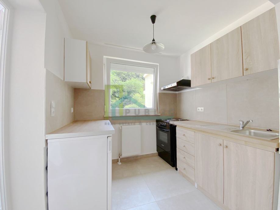 ŠESTINSKI DOL 30m2 (prekrasna dvorišna kućica + terasa) (iznajmljivanje)