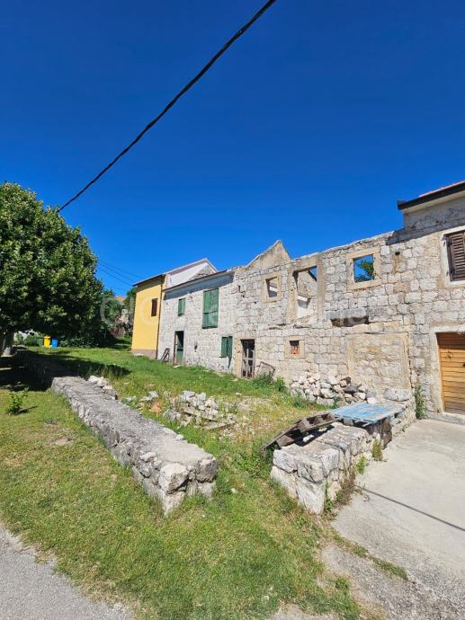 Sinj, Brnaze, kamena kuća za adaptaciju, prodaja (prodaja)