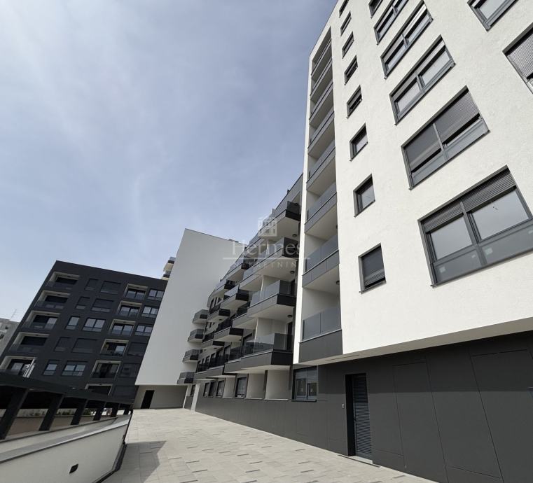 SKLADIŠTE (25,80 m2) U GARAŽI VDM NOVOGRADNJE, LANIŠTE (iznajmljivanje)