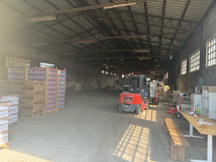 Skladiste 960m2 (iznajmljivanje)