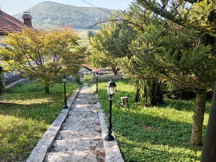 Skriveni dragulj i elegancija u srcu prirode (prodaja)