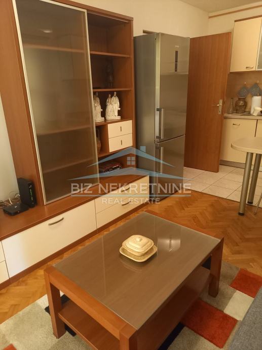 ŠKURINJE, STAN 42m2, 1S+DB, BALKON, NAJAM (iznajmljivanje)
