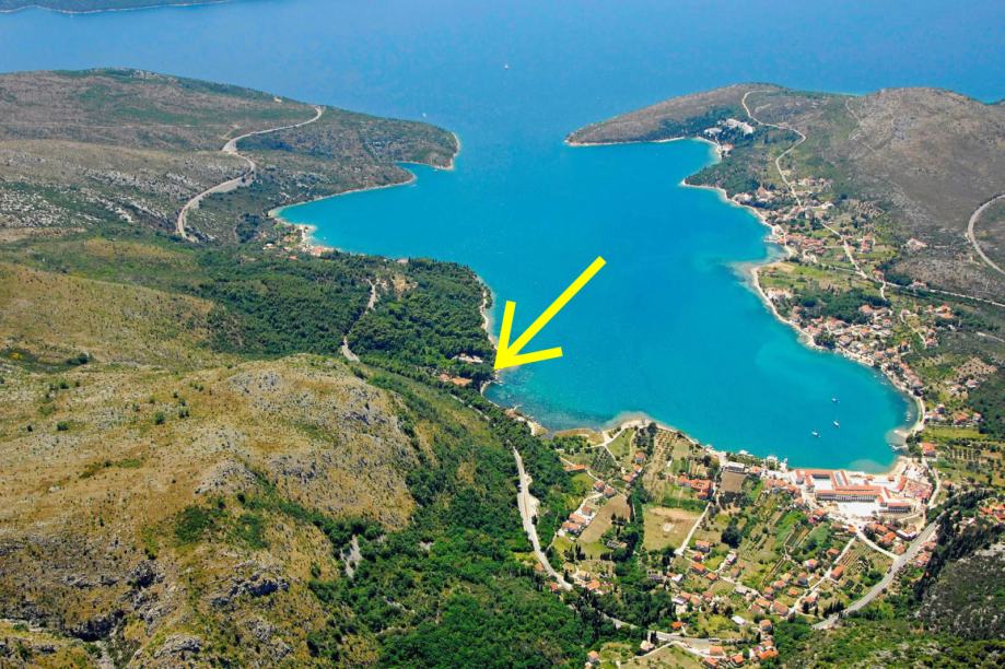 Zemljište u Slanom s kućicom 1. red do mora