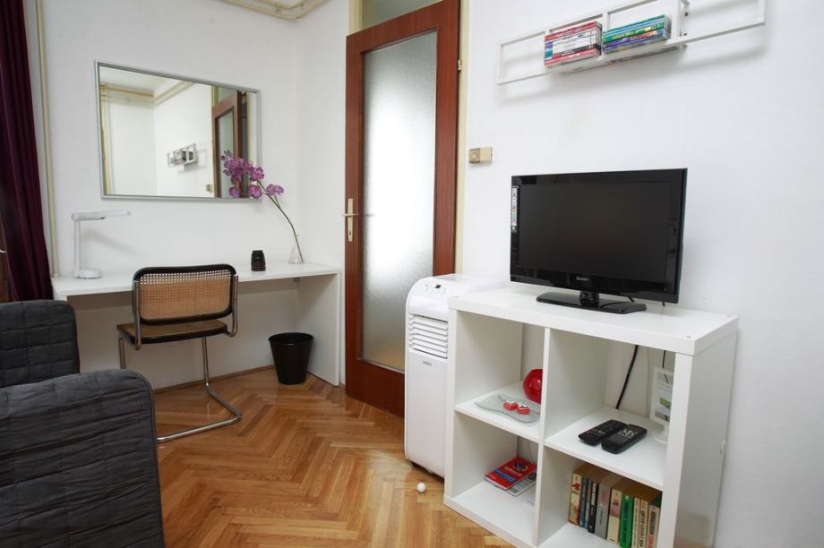 SLOVENSKA, JEDNOSOBAN STAN, 30 m2 (iznajmljivanje)