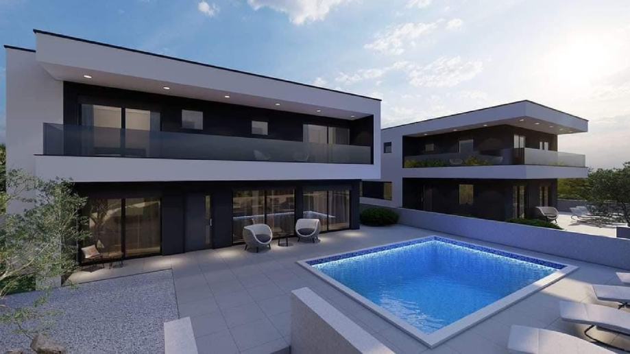 SMOLJANCI, DVIJE KUĆE S BAZENIMA (prodaja)