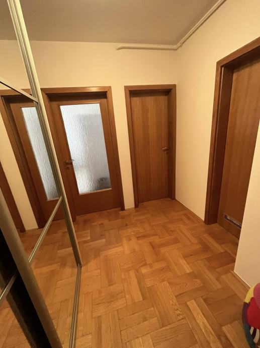 Soba: Zagreb - Kajzerica, Potpuno namještena (iznajmljivanje)