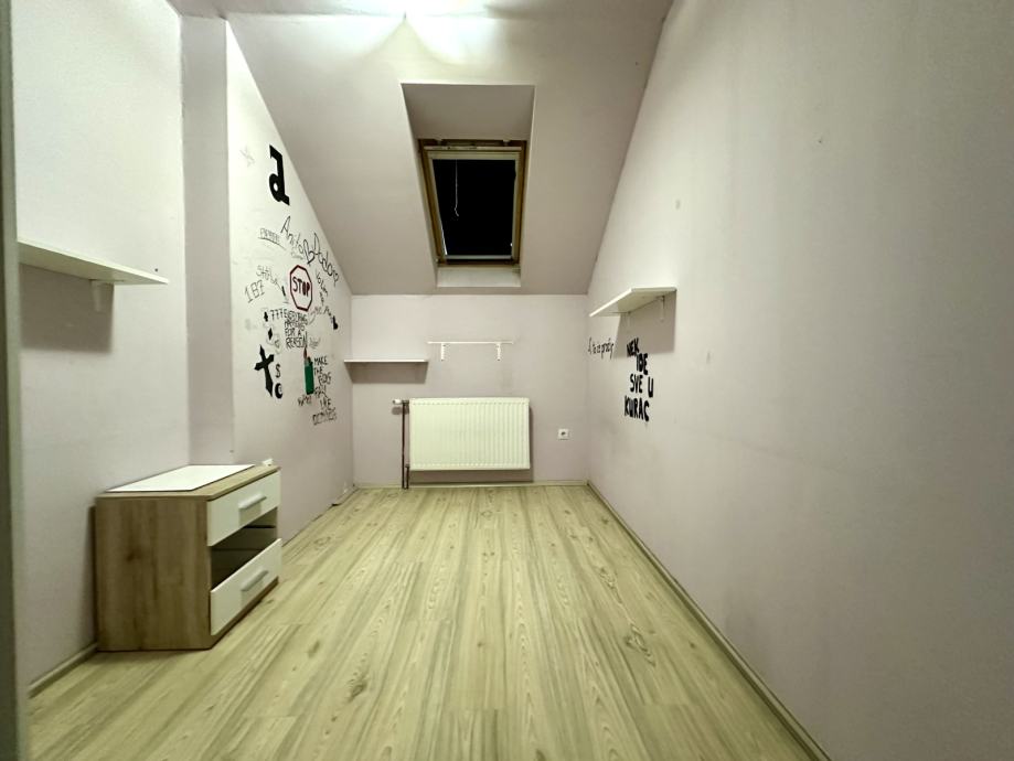 SOBLINEC, ČETVEROSOBAN STAN 118.00 m2 za smještaj 8 radnika ...