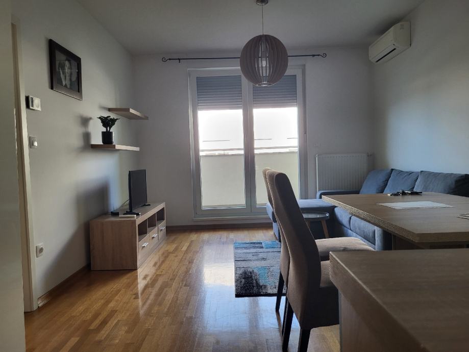 ŠPANSKO,DVOSOBAN STAN-50M2-BALKON+GARAŽA (iznajmljivanje)