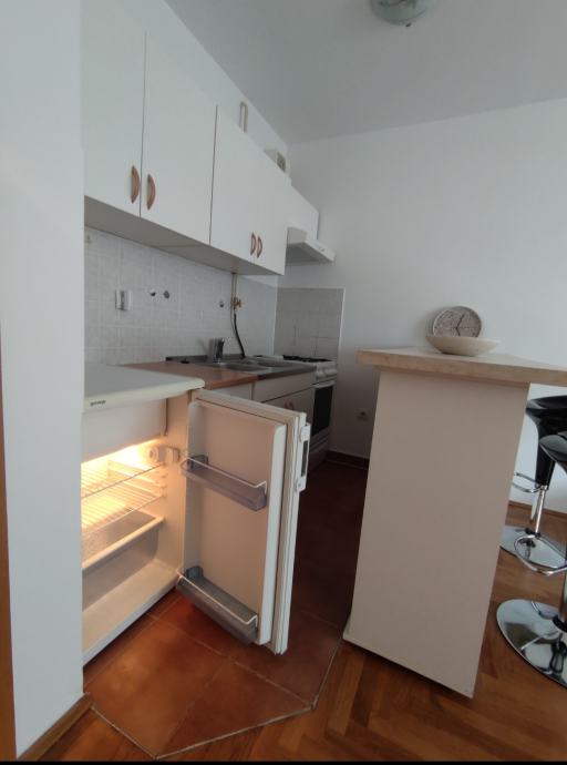 Špansko, jednosoban stan, 30 m2, novogradnja (iznajmljivanje)