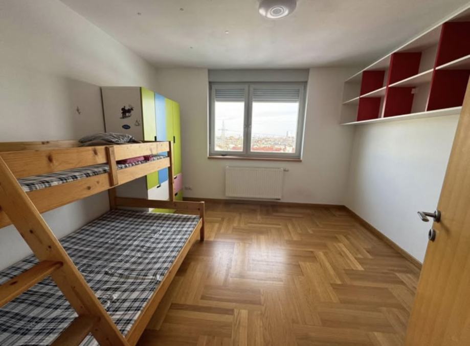 ŠPANSKO, TROSOBAN STAN 65 m2, novogradnja + GARAŽNO MJESTO (iznajmljivanje)