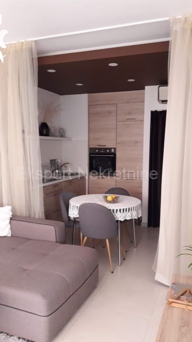 Split, Brda, Bila idra, jednosoban stan 50m2,vrt 22m2, jug (prodaja)